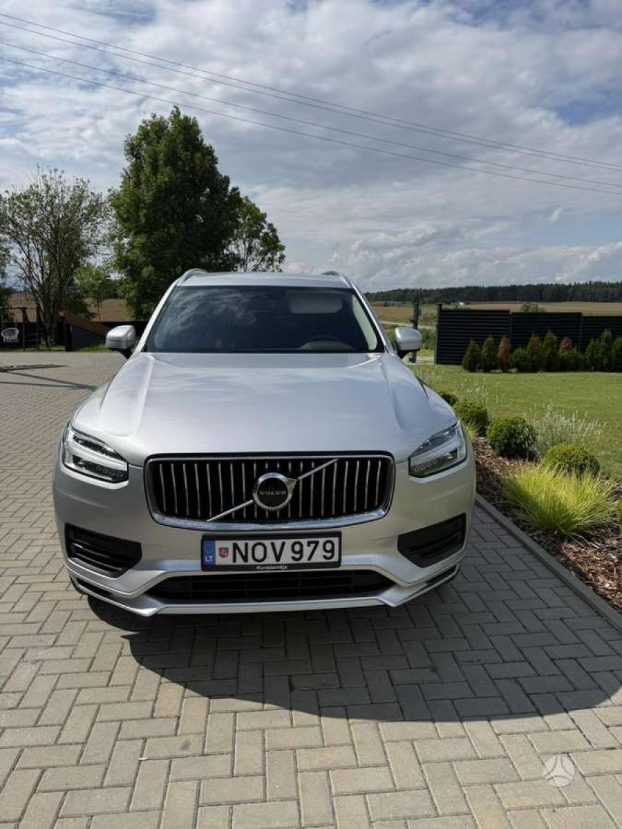 Grey Volvo XC90 2022 in Vilnius, with an engine capacity of 1.97 L and mileage of 124 thousand km for 45980 €, photo 1 on AUTOMOTO.COM.LV
