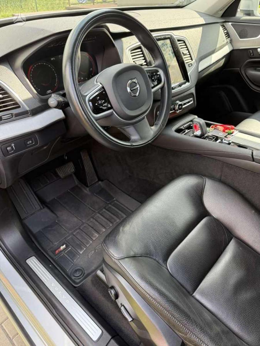 Grey Volvo XC90 2022 in Vilnius, with an engine capacity of 1.97 L and mileage of 124 thousand km for 45980 €, photo 19 on AUTOMOTO.COM.LV