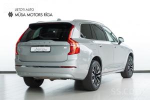 Grey Volvo XC90 2022 in Riga, with an engine capacity of 2.00 L and mileage of 81 thousand km for 45500 €, photo 3 on AUTOMOTO.COM.LV
