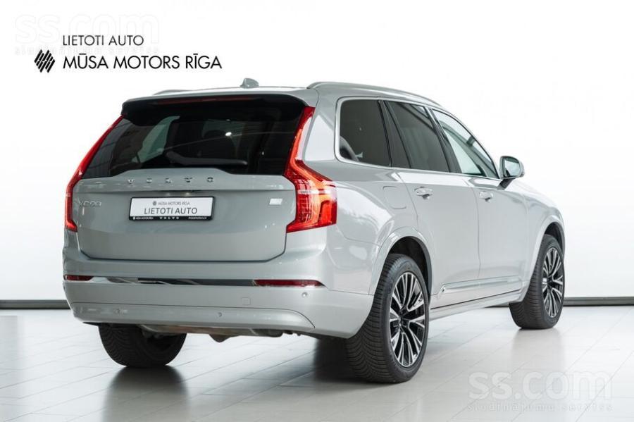 Grey Volvo XC90 2022 in Riga, with an engine capacity of 2.00 L and mileage of 81 thousand km for 45500 €, photo 3 on AUTOMOTO.COM.LV