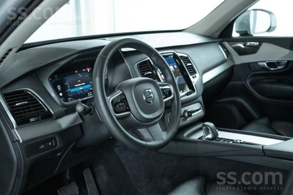 Grey Volvo XC90 2022 in Riga, with an engine capacity of 2.00 L and mileage of 81 thousand km for 45500 €, photo 3 on AUTOMOTO.COM.LV
