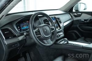 Grey Volvo XC90 2022 in Riga, with an engine capacity of 2.00 L and mileage of 81 thousand km for 45500 €, photo 4 on AUTOMOTO.COM.LV