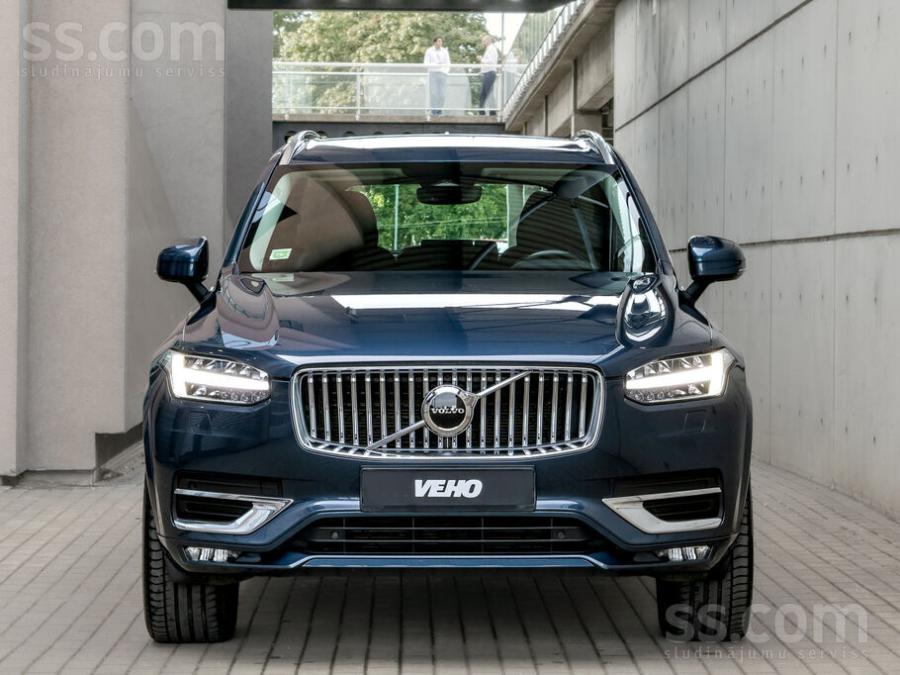 Grey Volvo XC90 2022 in Riga, with an engine capacity of 2.00 L and mileage of 93 thousand km for 38900 €, photo 3 on AUTOMOTO.COM.LV