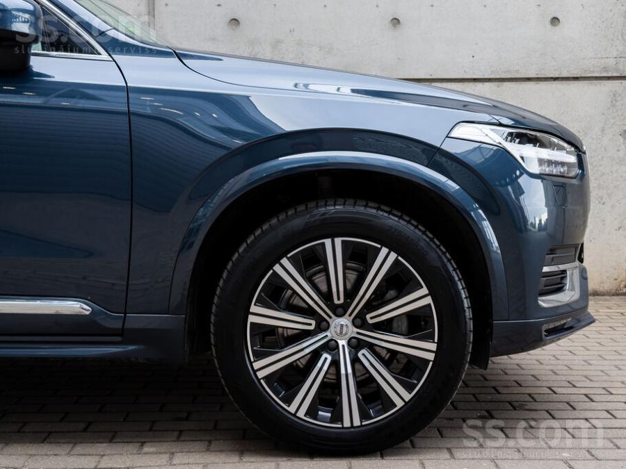 Grey Volvo XC90 2022 in Riga, with an engine capacity of 2.00 L and mileage of 93 thousand km for 38900 €, photo 6 on AUTOMOTO.COM.LV