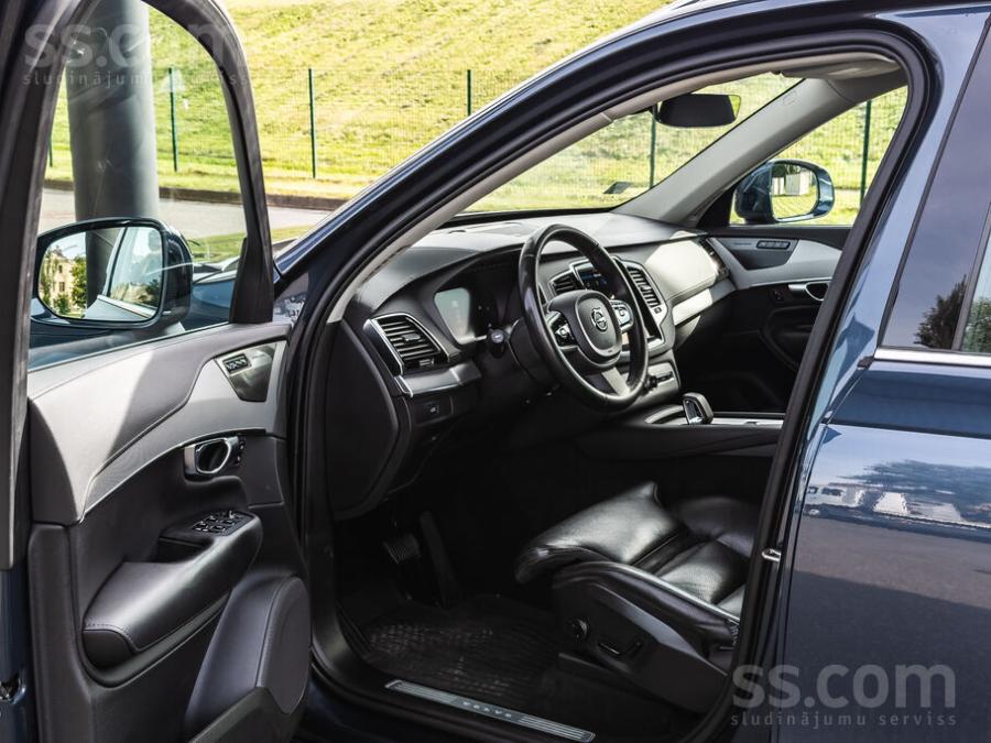 Grey Volvo XC90 2022 in Riga, with an engine capacity of 2.00 L and mileage of 93 thousand km for 38900 €, photo 11 on AUTOMOTO.COM.LV