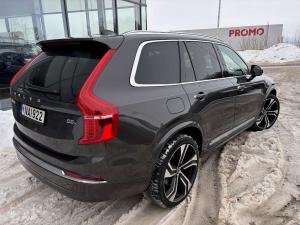 Grey Volvo XC90 2023 in Siauliai, with an engine capacity of 1.97 L and mileage of 147 thousand km for 40500 €, photo 3 on AUTOMOTO.COM.LV