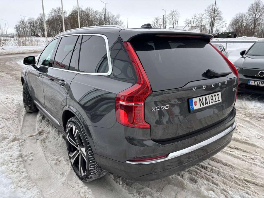 Grey Volvo XC90 2023 in Siauliai, with an engine capacity of 1.97 L and mileage of 147 thousand km for 40500 €, photo 4 on AUTOMOTO.COM.LV