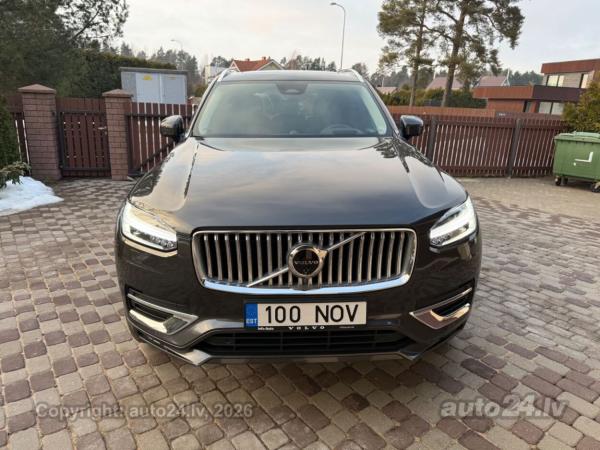 Pelēks Volvo XC90 2023 Tallina, ar dzinēja tilpumu 2.00 L un nobraukumu 60 tūkst. km par 63990 €, foto 2 vietnē AUTOMOTO.COM.LV