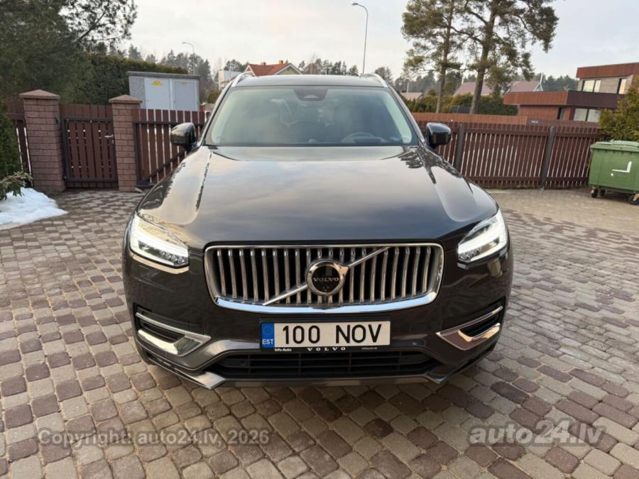 Pelēks Volvo XC90 2023 Tallina, ar dzinēja tilpumu 2.00 L un nobraukumu 60 tūkst. km par 63990 €, foto 2 vietnē AUTOMOTO.COM.LV