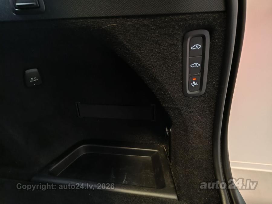 Pelēks Volvo XC90 2023 Tallina, ar dzinēja tilpumu 2.00 L un nobraukumu 78 tūkst. km par 55990 €, foto 13 vietnē AUTOMOTO.COM.LV