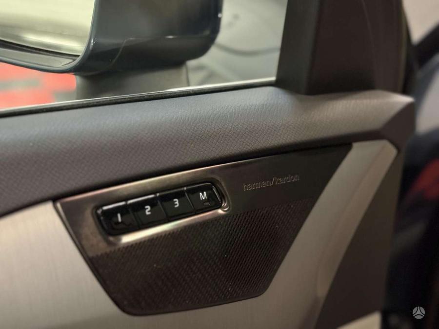 Pelēks Volvo XC90 2023 Viļņa, ar dzinēja tilpumu 1.97 L un nobraukumu 32 tūkst. km par 37990 €, foto 14 vietnē AUTOMOTO.COM.LV