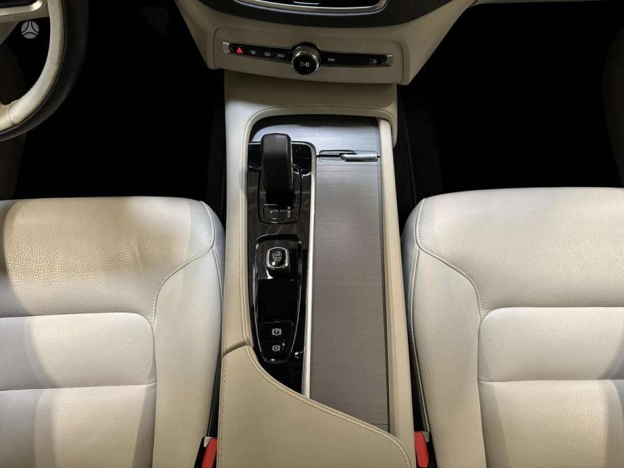 Pelēks Volvo XC90 2023 Viļņa, ar dzinēja tilpumu 1.97 L un nobraukumu 32 tūkst. km par 37990 €, foto 23 vietnē AUTOMOTO.COM.LV