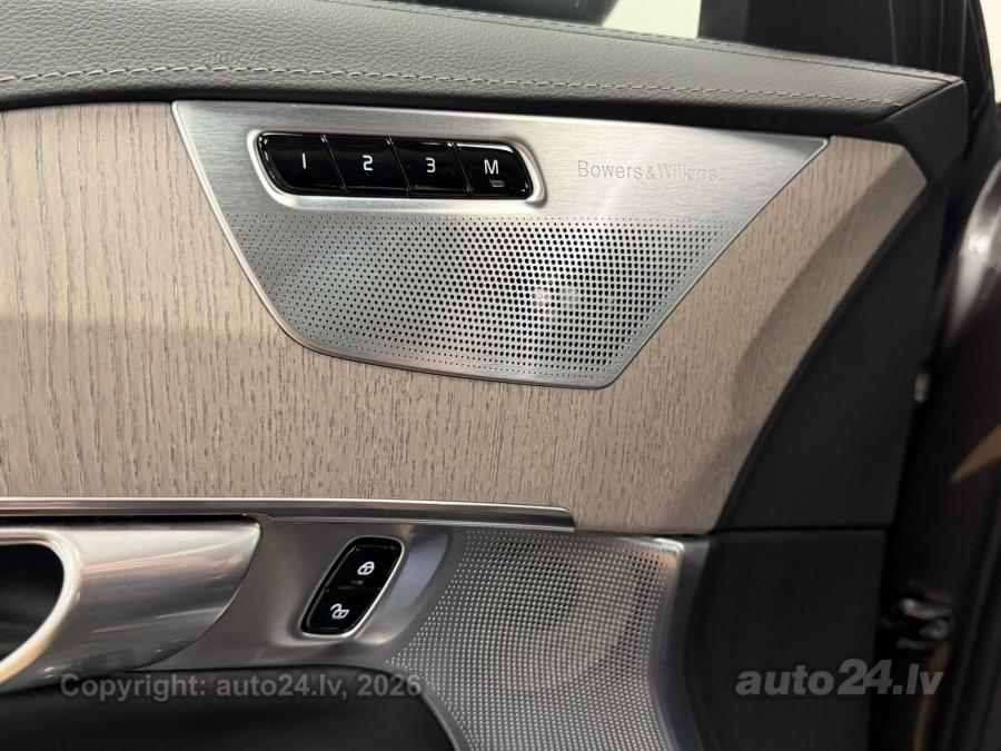 Pelēks Volvo XC90 2023 Tallina, ar dzinēja tilpumu 2.00 L un nobraukumu 67 tūkst. km par 59985 €, foto 17 vietnē AUTOMOTO.COM.LV