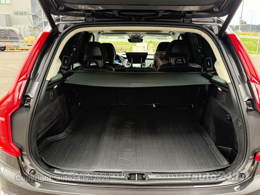 Pelēks Volvo XC90 2023 Veru, ar dzinēja tilpumu 2.00 L un nobraukumu 171 tūkst. km par 38900 €, foto 14 vietnē AUTOMOTO.COM.LV