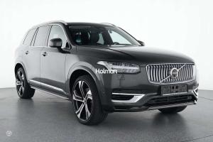 Grey Volvo XC90 2023 in Vilnius, with an engine capacity of 1.97 L and mileage of 69 thousand km for 53640 €, photo 4 on AUTOMOTO.COM.LV