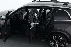 Grey Volvo XC90 2023 in Vilnius, with an engine capacity of 1.97 L and mileage of 69 thousand km for 53640 €, photo 8 on AUTOMOTO.COM.LV