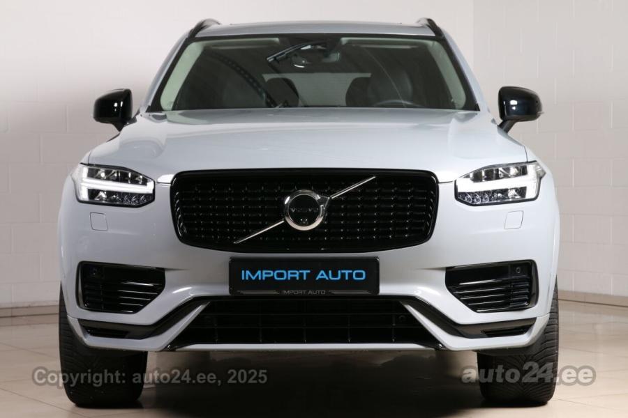 Pelēks Volvo XC90 2024 Tallina, ar dzinēja tilpumu 2.00 L un nobraukumu 13 tūkst. km par 72990 €, foto 2 vietnē AUTOMOTO.COM.LV
