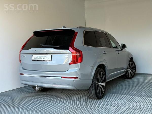 Pelēks Volvo XC90 2024 Rīga, ar dzinēja tilpumu 2.00 L un nobraukumu 45 tūkst. km par 58500 €, foto 3 vietnē AUTOMOTO.COM.LV
