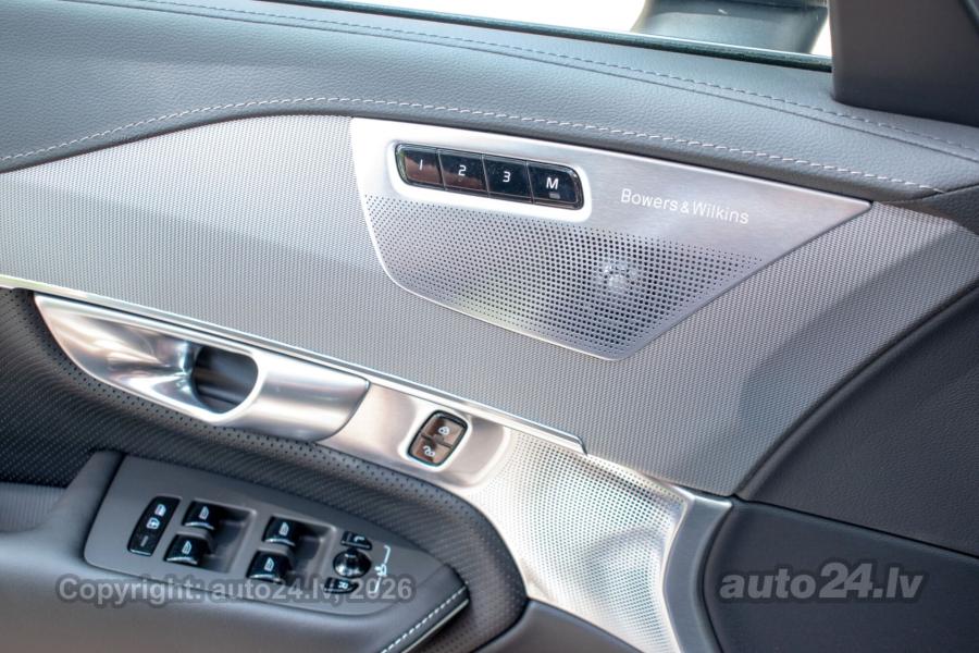 Pelēks Volvo XC90 2024 Tallina, ar dzinēja tilpumu 2.00 L un nobraukumu 8 tūkst. km par 72990 €, foto 19 vietnē AUTOMOTO.COM.LV