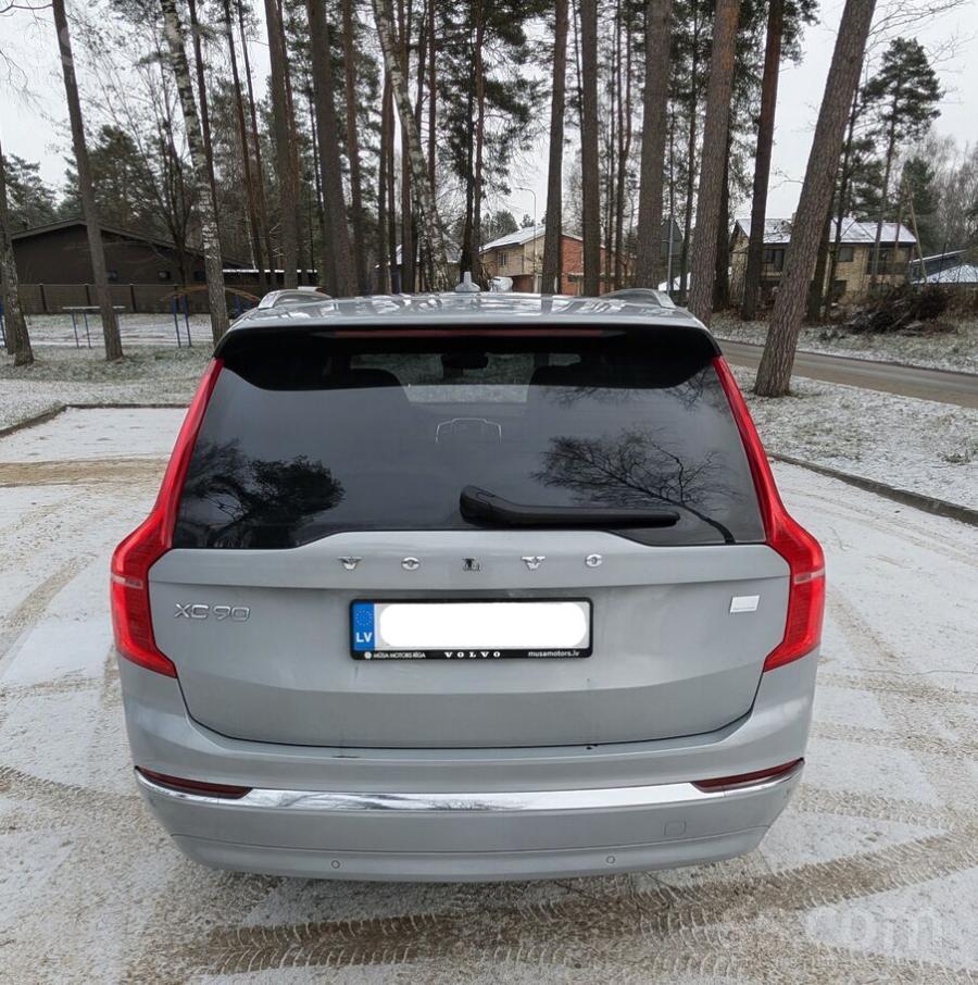 Pelēks Volvo XC90 2024 Rīga, ar dzinēja tilpumu 2.00 L un nobraukumu 45 tūkst. km par 56800 €, foto 4 vietnē AUTOMOTO.COM.LV