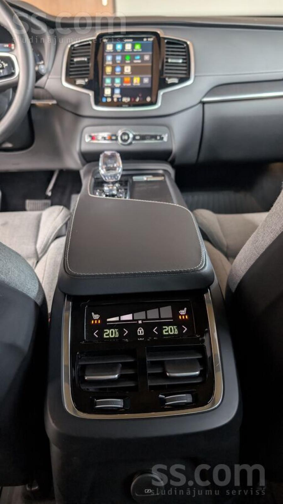Pelēks Volvo XC90 2024 Rīga, ar dzinēja tilpumu 2.00 L un nobraukumu 45 tūkst. km par 56800 €, foto 11 vietnē AUTOMOTO.COM.LV