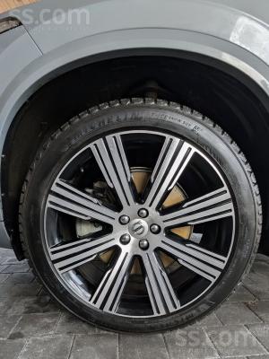 Pelēks Volvo XC90 2024 Rīga, ar dzinēja tilpumu 2.00 L un nobraukumu 45 tūkst. km par 56800 €, foto 16 vietnē AUTOMOTO.COM.LV