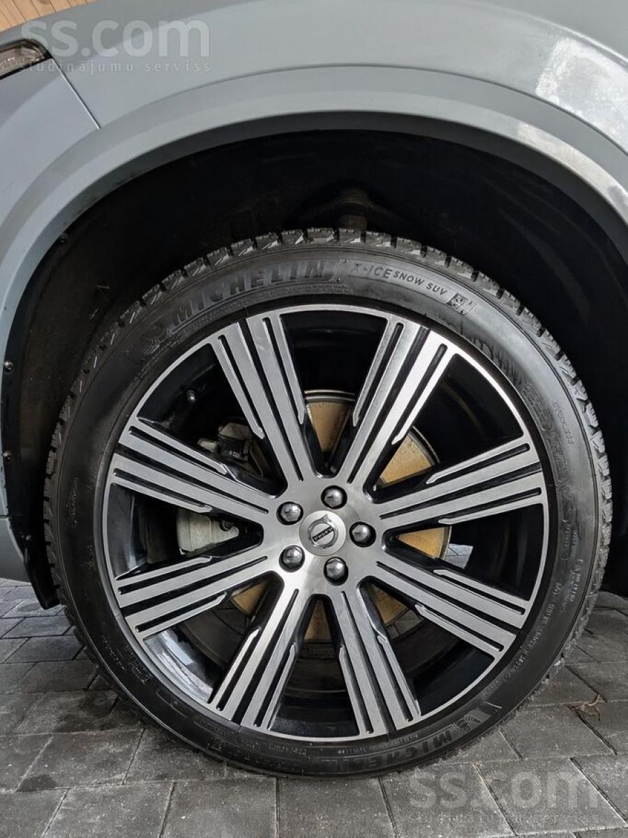 Pelēks Volvo XC90 2024 Rīga, ar dzinēja tilpumu 2.00 L un nobraukumu 45 tūkst. km par 56800 €, foto 16 vietnē AUTOMOTO.COM.LV
