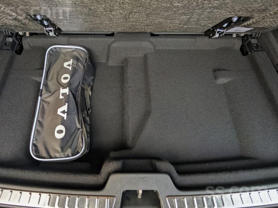 Pelēks Volvo XC90 2024 Rīga, ar dzinēja tilpumu 2.00 L un nobraukumu 45 tūkst. km par 56800 €, foto 18 vietnē AUTOMOTO.COM.LV