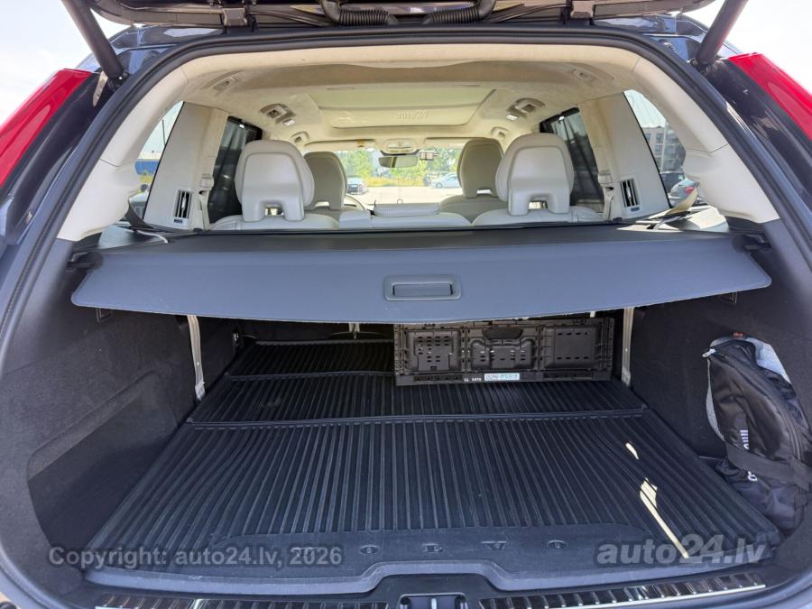 Pelēks Volvo XC90 2024 Tallina, ar dzinēja tilpumu 2.00 L un nobraukumu 45 tūkst. km par 62500 €, foto 10 vietnē AUTOMOTO.COM.LV