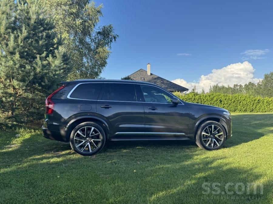Grey Volvo XC90 2024 in Riga, with an engine capacity of 2.00 L and mileage of 18 thousand km for 59900 €, photo 3 on AUTOMOTO.COM.LV
