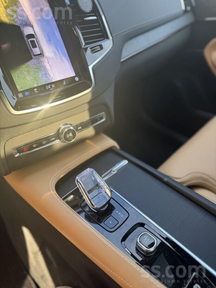 Grey Volvo XC90 2024 in Riga, with an engine capacity of 2.00 L and mileage of 18 thousand km for 59900 €, photo 12 on AUTOMOTO.COM.LV
