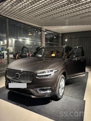 Grey Volvo XC90 2024 in Riga, with an engine capacity of 2.00 L and mileage of 18 thousand km for 59900 €, photo 18 on AUTOMOTO.COM.LV