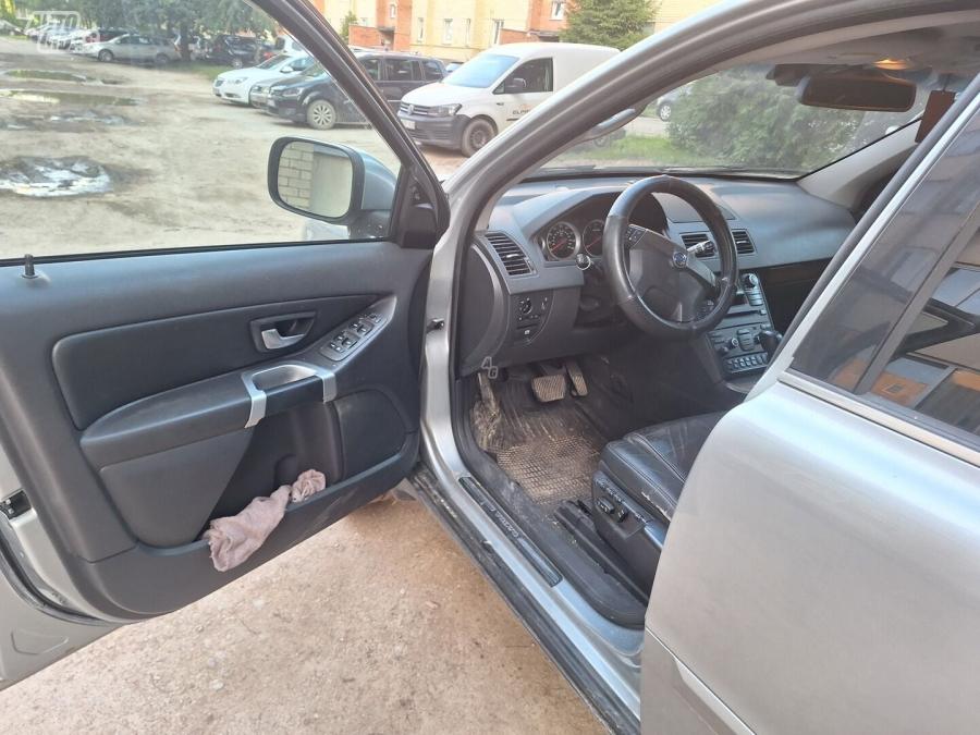 Pelēks Volvo XC90 2024 Kauņa, ar dzinēja tilpumu 3.20 L un nobraukumu 270 tūkst. km par 6250 €, foto 8 vietnē AUTOMOTO.COM.LV