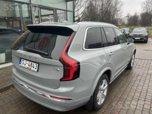 Pelēks Volvo XC90 2025 Rīga, ar dzinēja tilpumu 2.00 L un nobraukumu 12 tūkst. km par 79900 €, foto 5 vietnē AUTOMOTO.COM.LV
