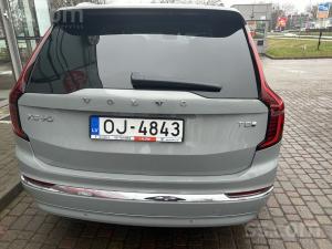 Pelēks Volvo XC90 2025 Rīga, ar dzinēja tilpumu 2.00 L un nobraukumu 12 tūkst. km par 79900 €, foto 6 vietnē AUTOMOTO.COM.LV