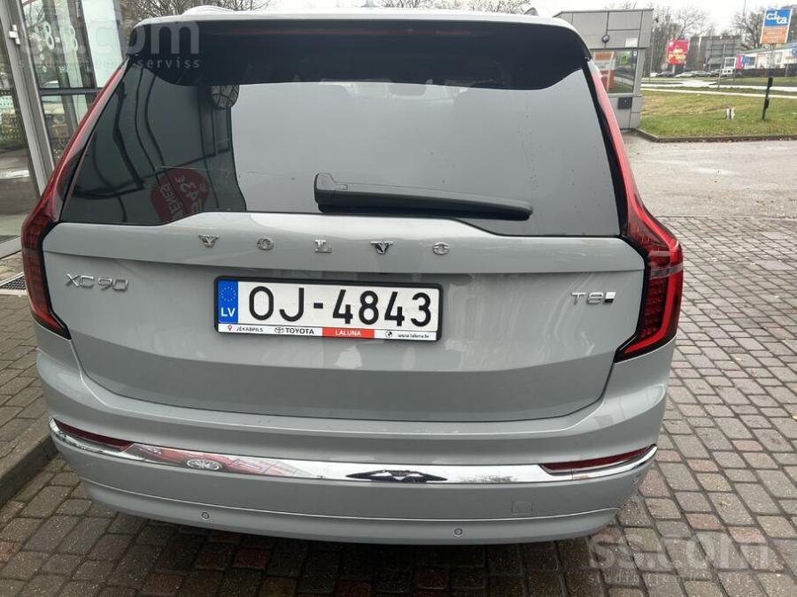 Pelēks Volvo XC90 2025 Rīga, ar dzinēja tilpumu 2.00 L un nobraukumu 12 tūkst. km par 79900 €, foto 6 vietnē AUTOMOTO.COM.LV