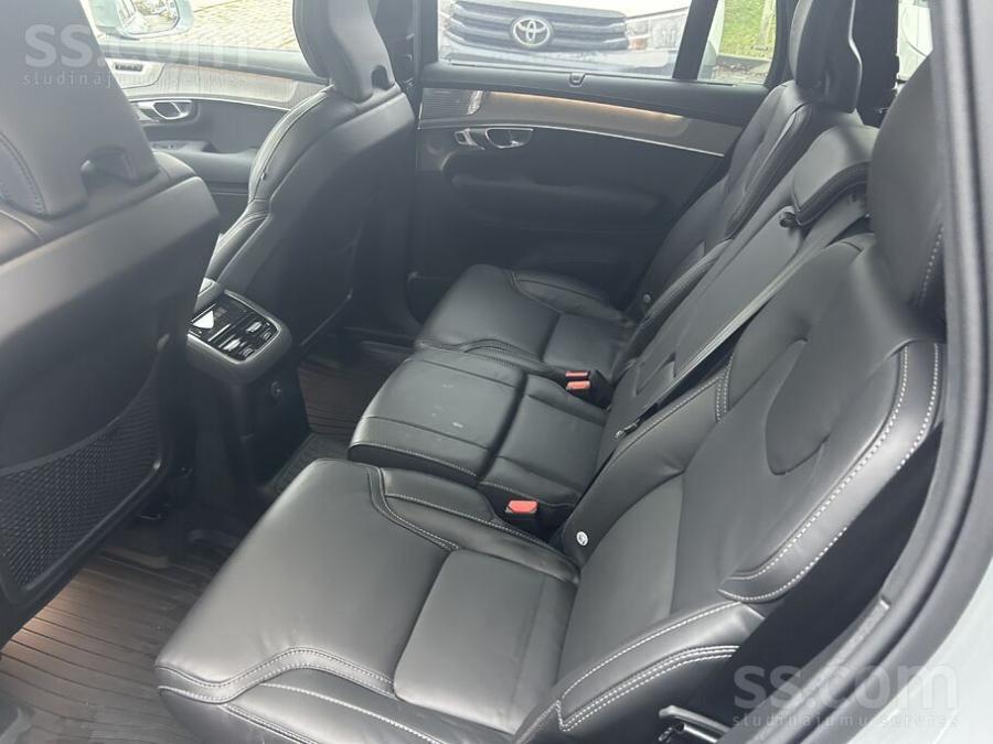 Pelēks Volvo XC90 2025 Rīga, ar dzinēja tilpumu 2.00 L un nobraukumu 12 tūkst. km par 79900 €, foto 11 vietnē AUTOMOTO.COM.LV