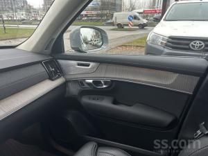 Pelēks Volvo XC90 2025 Rīga, ar dzinēja tilpumu 2.00 L un nobraukumu 12 tūkst. km par 79900 €, foto 18 vietnē AUTOMOTO.COM.LV