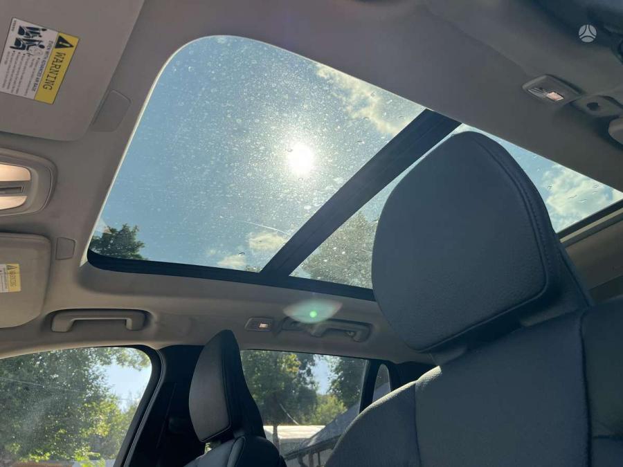 Pelēks Volvo XC90 2025 Kauņa, ar dzinēja tilpumu 1.97 L un nobraukumu 10 tūkst. km par 23900 €, foto 29 vietnē AUTOMOTO.COM.LV