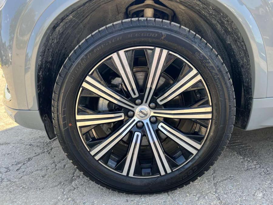 Pelēks Volvo XC90 2025 Kauņa, ar dzinēja tilpumu 1.97 L un nobraukumu 10 tūkst. km par 23900 €, foto 52 vietnē AUTOMOTO.COM.LV