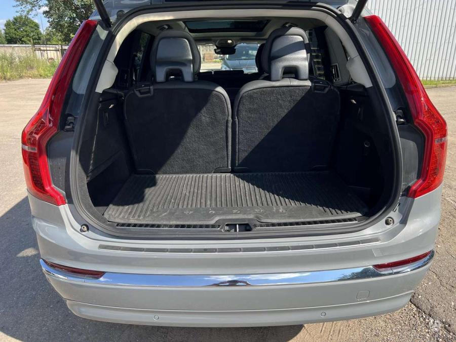 Pelēks Volvo XC90 2025 Kauņa, ar dzinēja tilpumu 1.97 L un nobraukumu 10 tūkst. km par 23900 €, foto 19 vietnē AUTOMOTO.COM.LV