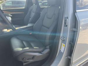 Pelēks Volvo XC90 2025 Kauņa, ar dzinēja tilpumu 1.97 L un nobraukumu 10 tūkst. km par 23900 €, foto 28 vietnē AUTOMOTO.COM.LV