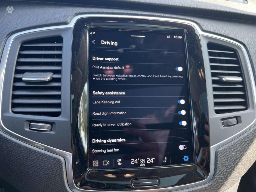 Pelēks Volvo XC90 2025 Kauņa, ar dzinēja tilpumu 1.97 L un nobraukumu 10 tūkst. km par 23900 €, foto 37 vietnē AUTOMOTO.COM.LV