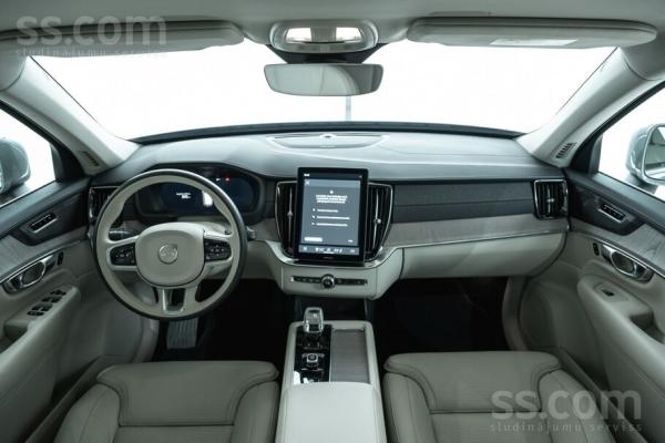 Pelēks Volvo XC90 2025 Rīga, ar dzinēja tilpumu 2.00 L un nobraukumu 36 tūkst. km par 59990 €, foto 6 vietnē AUTOMOTO.COM.LV