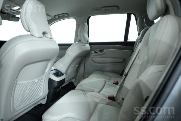Pelēks Volvo XC90 2025 Rīga, ar dzinēja tilpumu 2.00 L un nobraukumu 36 tūkst. km par 59990 €, foto 8 vietnē AUTOMOTO.COM.LV