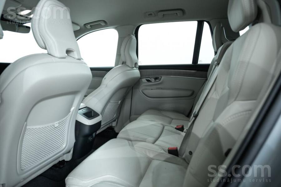 Pelēks Volvo XC90 2025 Rīga, ar dzinēja tilpumu 2.00 L un nobraukumu 36 tūkst. km par 59900 €, foto 9 vietnē AUTOMOTO.COM.LV