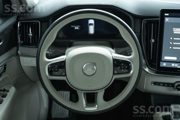 Pelēks Volvo XC90 2025 Rīga, ar dzinēja tilpumu 2.00 L un nobraukumu 36 tūkst. km par 59990 €, foto 10 vietnē AUTOMOTO.COM.LV
