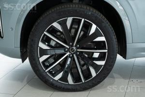 Pelēks Volvo XC90 2025 Rīga, ar dzinēja tilpumu 2.00 L un nobraukumu 36 tūkst. km par 59900 €, foto 16 vietnē AUTOMOTO.COM.LV