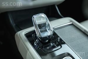 Pelēks Volvo XC90 2025 Rīga, ar dzinēja tilpumu 2.00 L un nobraukumu 36 tūkst. km par 59900 €, foto 17 vietnē AUTOMOTO.COM.LV