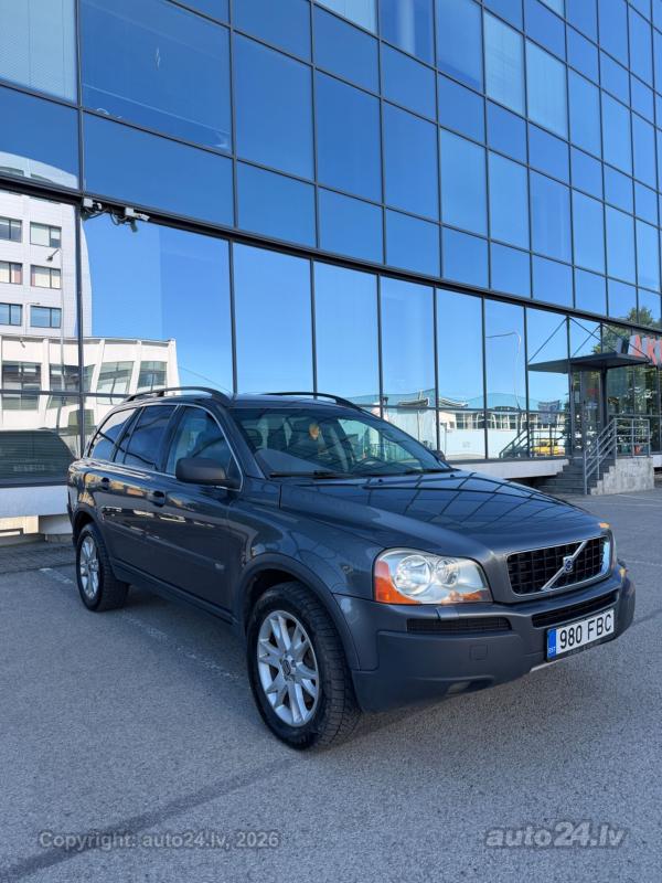 Pelēks Volvo XC90 2005 Tallina, ar dzinēja tilpumu 2.40 L un nobraukumu 387 tūkst. km par 3799 €, foto 1 vietnē AUTOMOTO.COM.LV